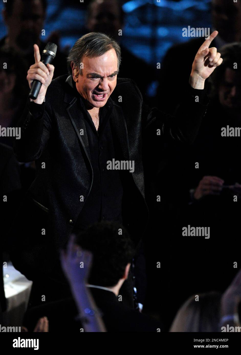 Inductee Neil Diamond performs at the Rock and Roll Hall of Fame ...