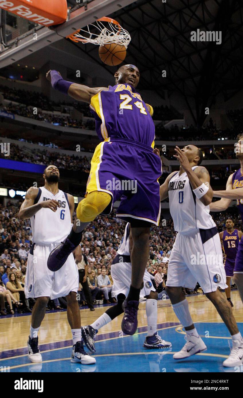 Los Angeles Lakers shooting guard Kobe Bryant (24) scores during the ...