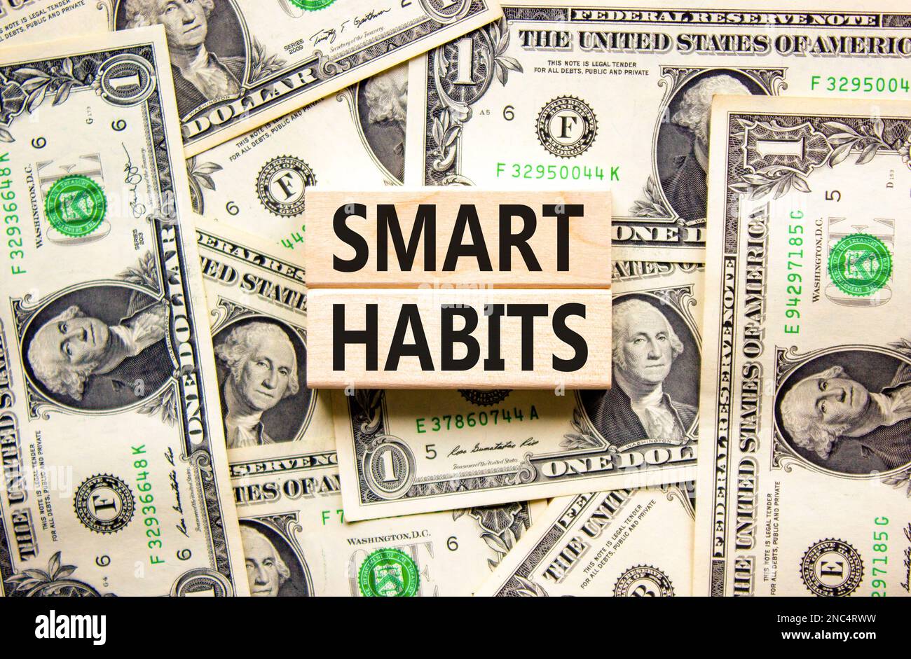 Smart habits symbol. Concept words Smart habits on wooden blocks ...