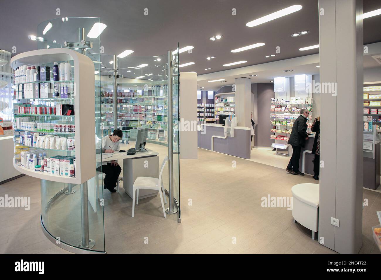 Pharmacy hi-res stock photography and images - Alamy