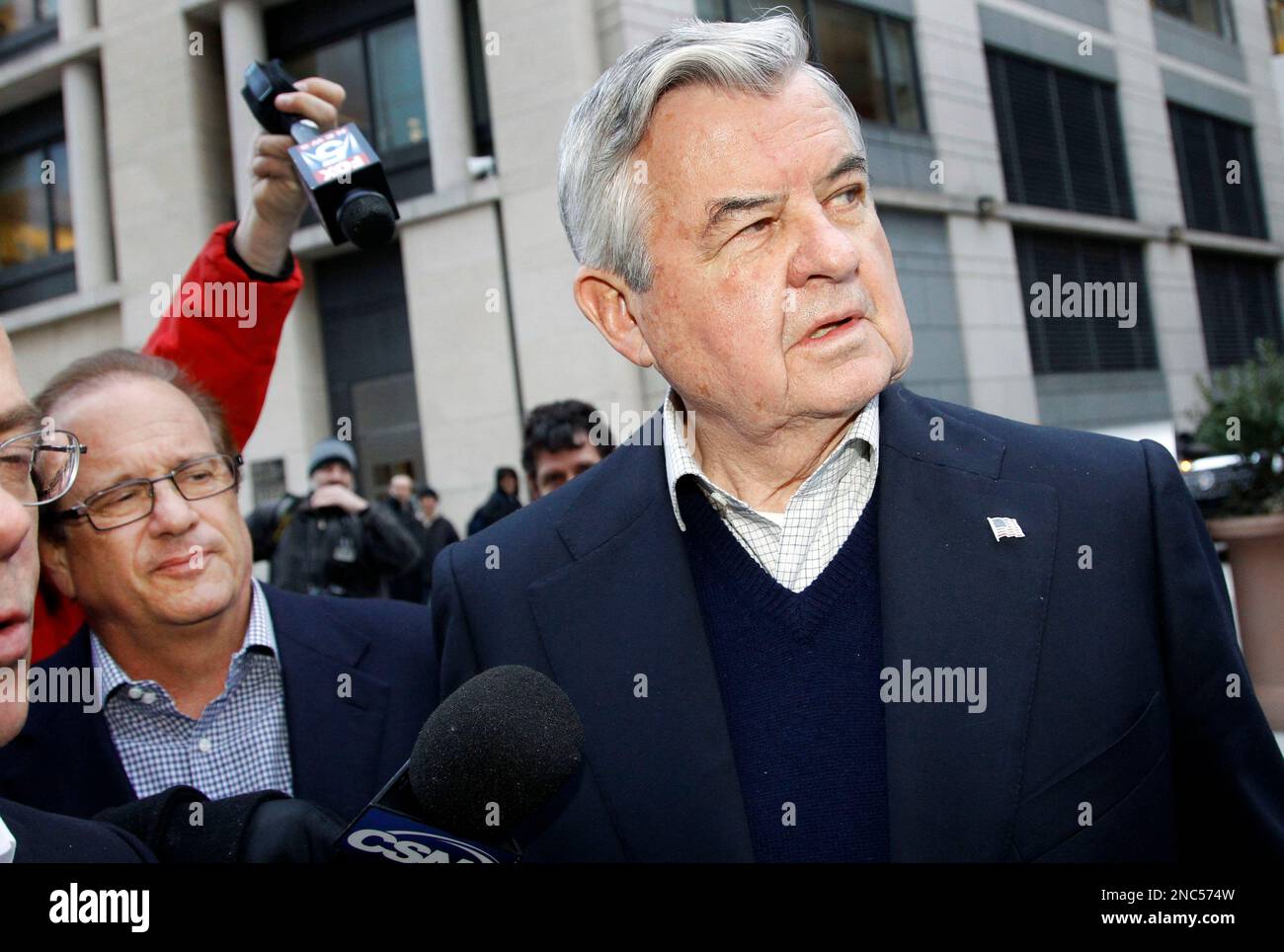 San Diego Chargers owner Dean Spanos, left, and Carolina Panthers Jerry ...