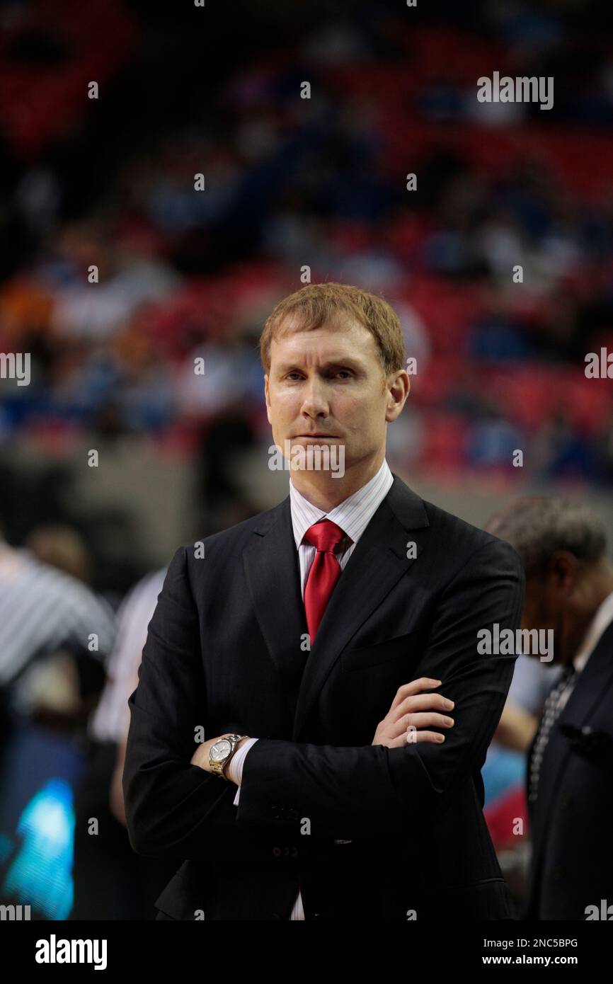 Arkansas Razorbacks head coach John Pelphrey watches play during the ...