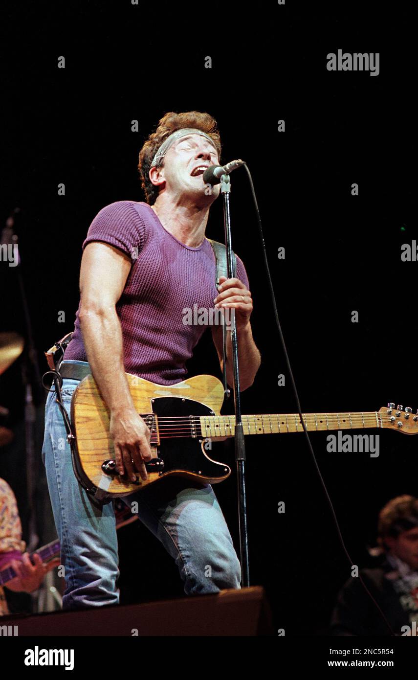 Bruce Springsteen and the E. Street Band perfom at Giants Stadium, East ...