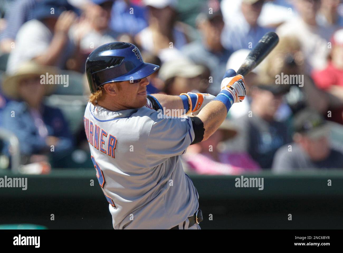 New York Mets batter Justin Turner (2) hits during a spring training ...