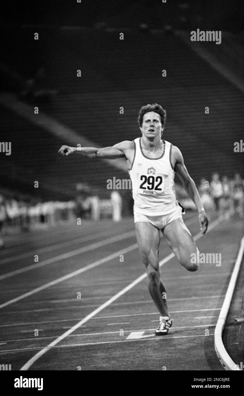 Czechoslovakia’s Jarmila Kratochvilova, crosses the finish line to win ...
