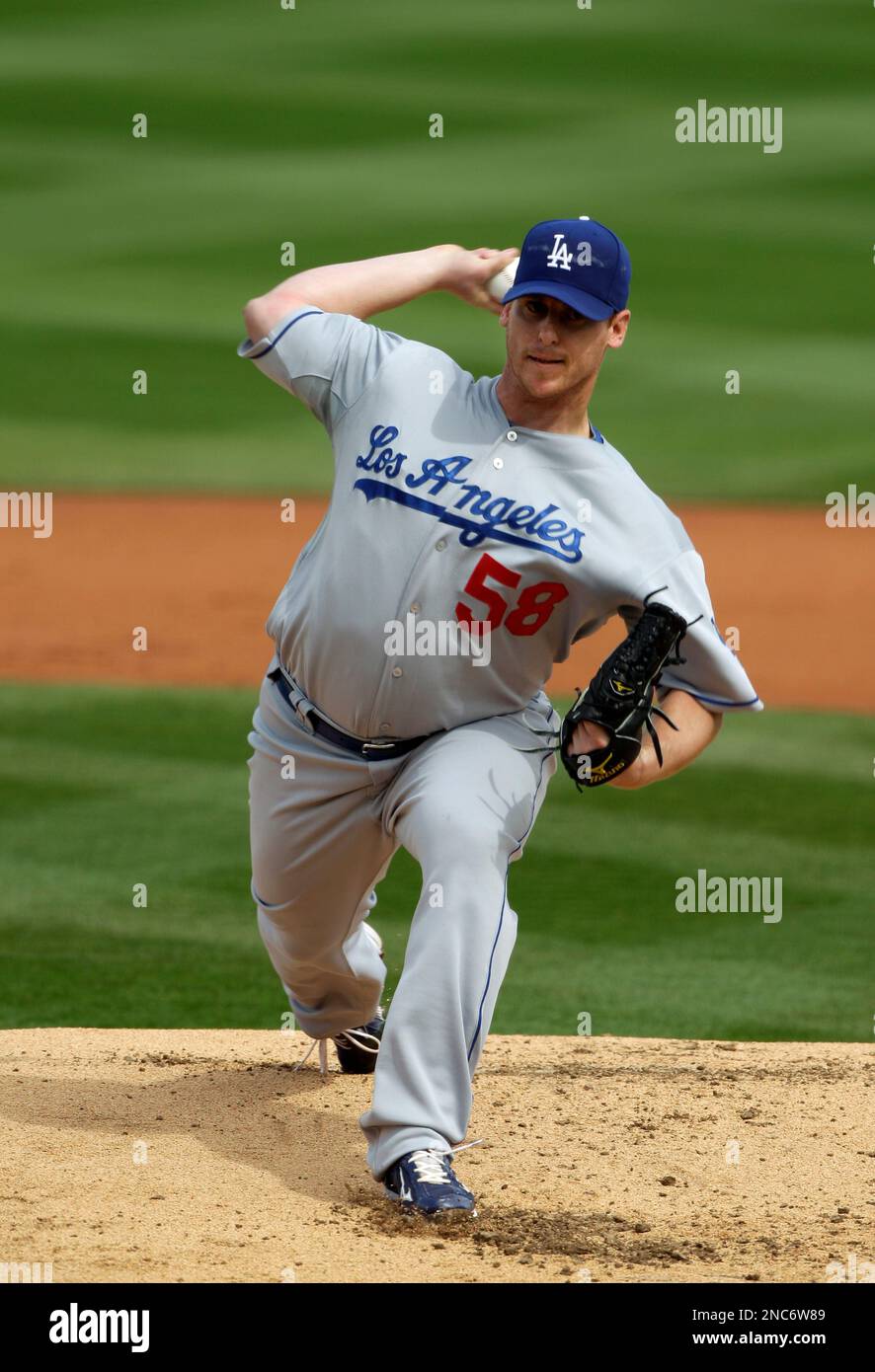 Los Angeles Dodgers' Chad Billingsley pitches against the Cleveland ...