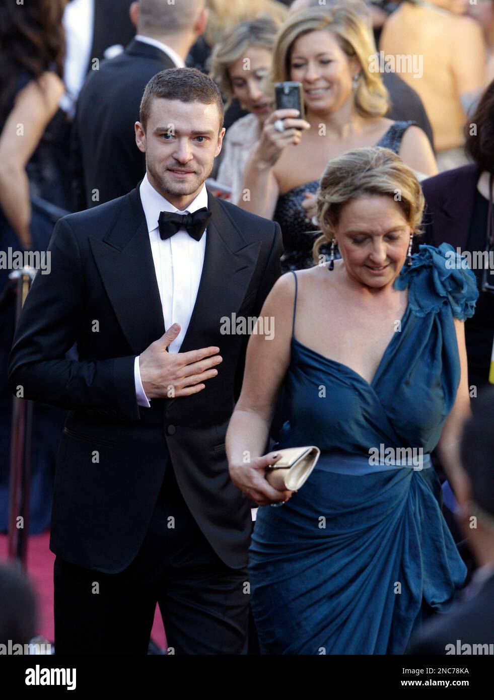 Actor Justin Timberlake, left, and his mother Lynn Harless arrive ...