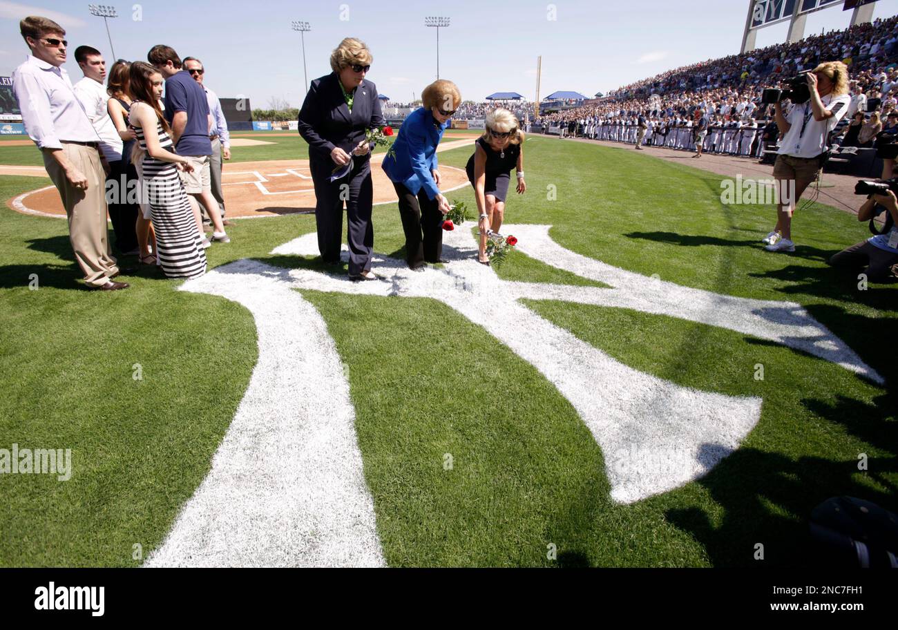 Joan Steinbrenner, widow of George Steinbrenner, center, and her ...