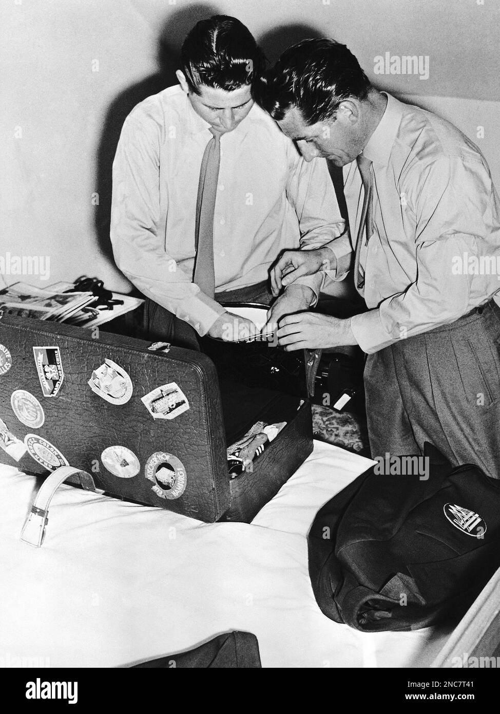 Members of the German national soccer team Helmut Rahn and Fritz Walter ...