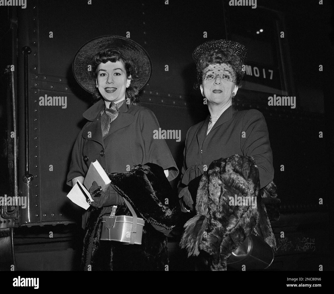 Metropolitan Opera singer Patrice Munsel and her mother arrive in ...
