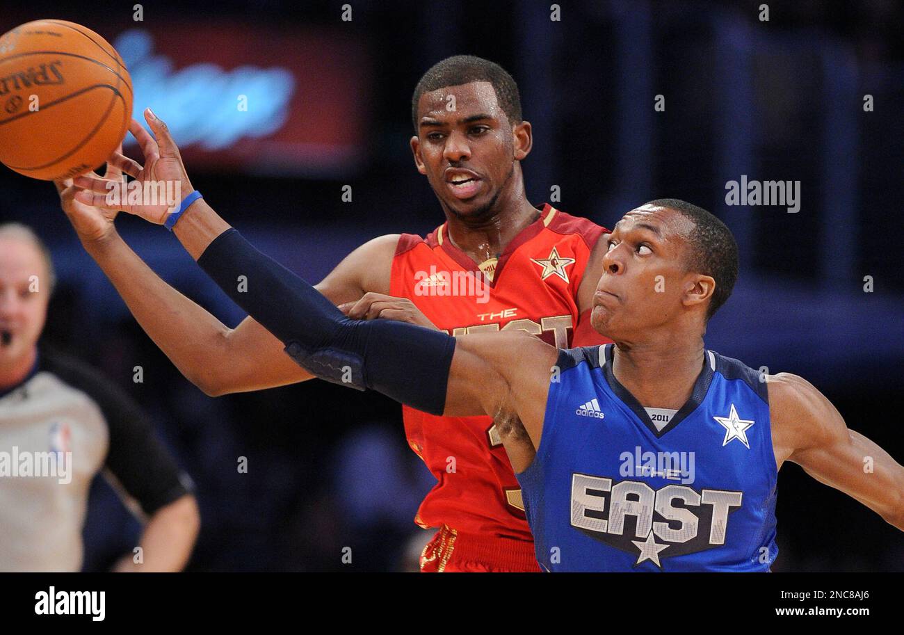 West All-Star Chris Paul, left, of the New Orleans Hornets, and East ...