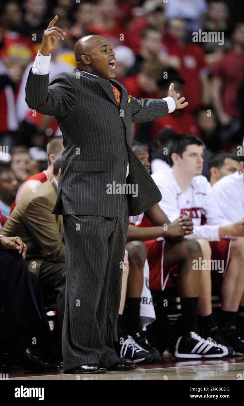 North Carolina State coach Sidney Lowe gestures during the first half ...