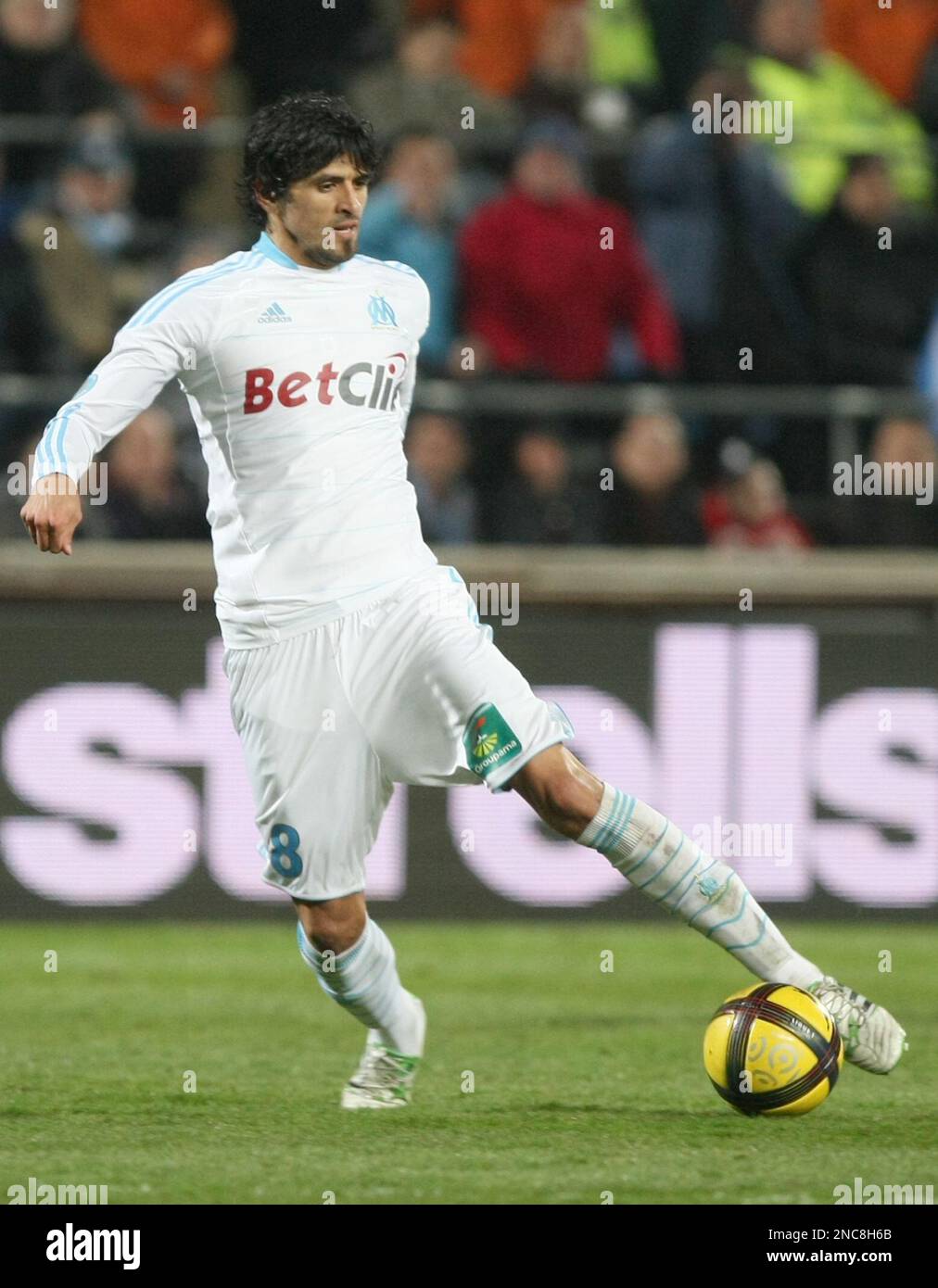 Marseille's Argentinian midfielder Lucho Gonzalez in action during ...