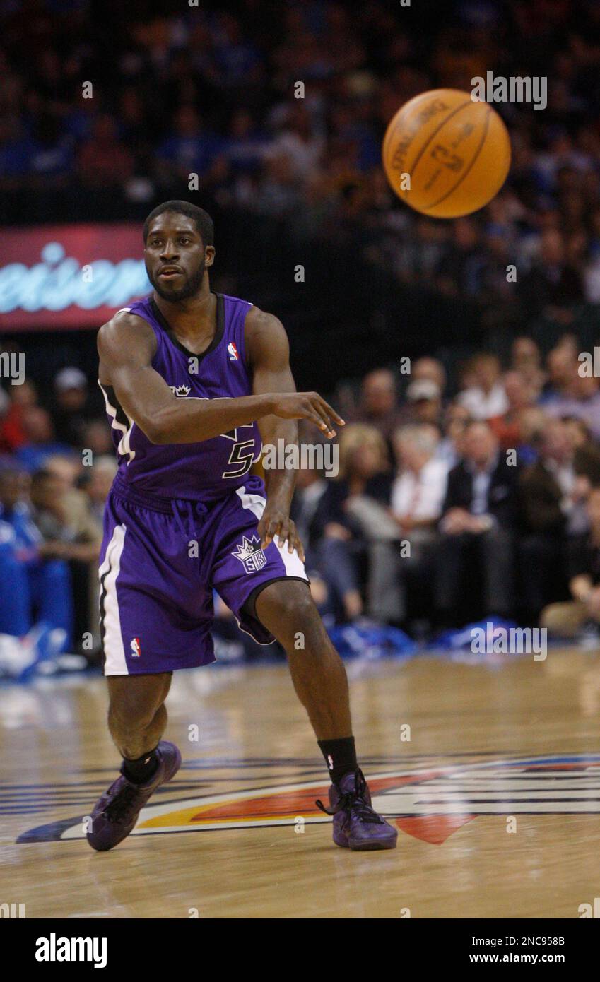 Sacramento Kings guard Eugene Jeter in an NBA basketball game in ...
