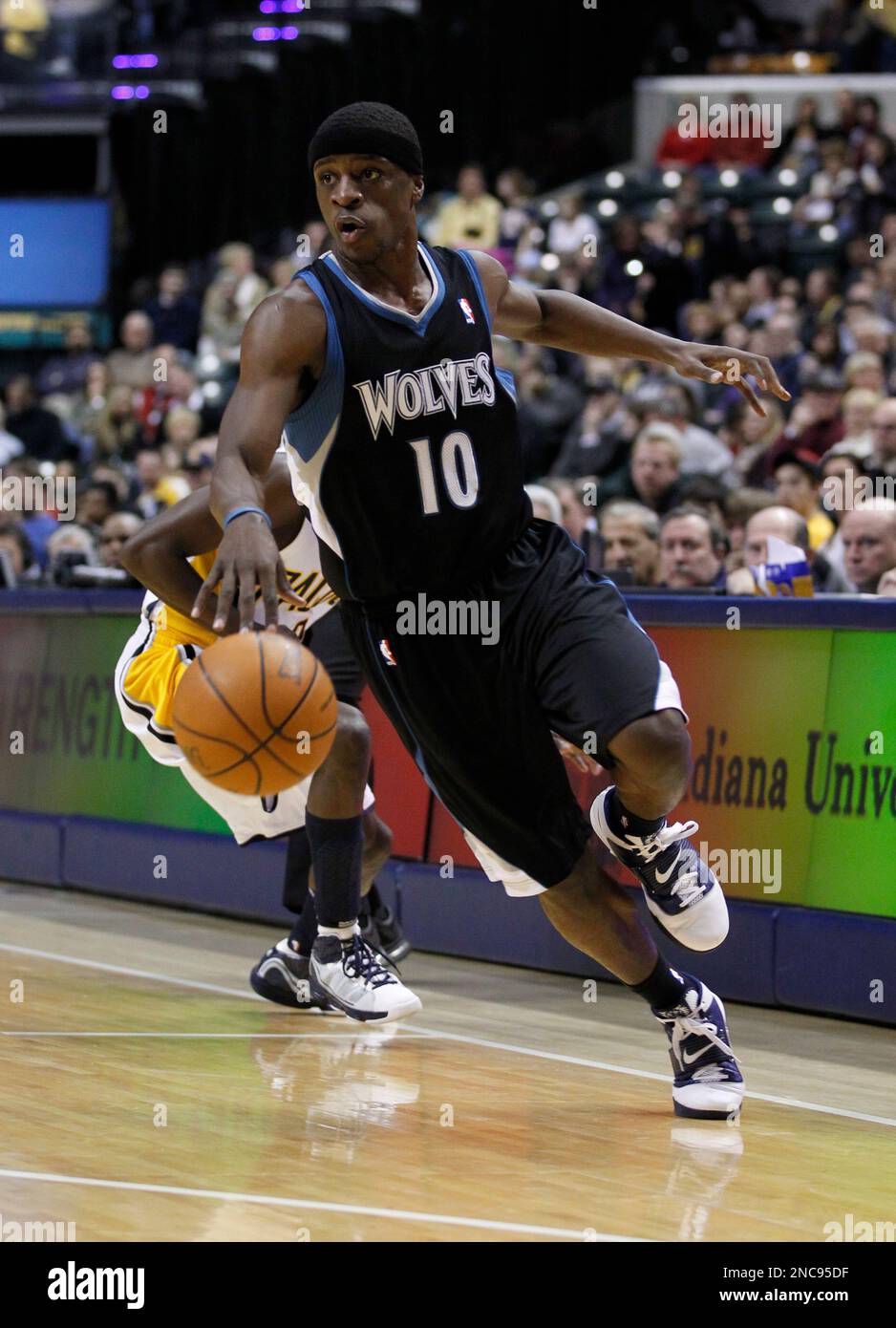 Minnesota Timberwolves guard Jonny Flynn against the Indiana Pacers in ...