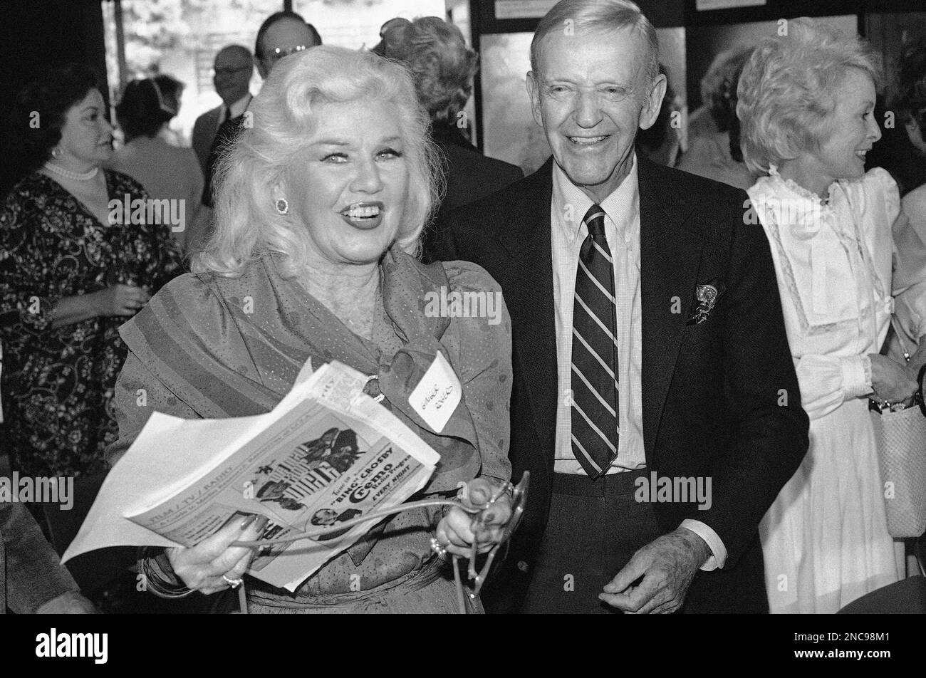 Famed dancing duo of Ginger Rogers and Fred Astaire step lightly among ...