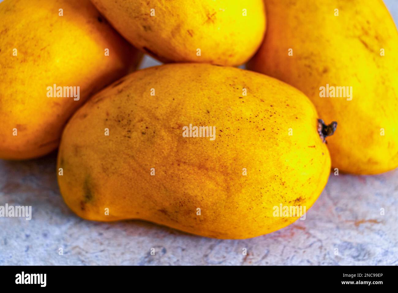 Playa mangoes hi-res stock photography and images - Alamy