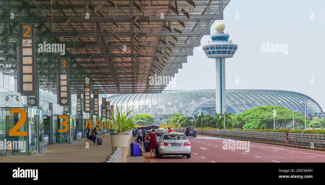 Singapore airport control tower hi-res stock photography and images - Alamy