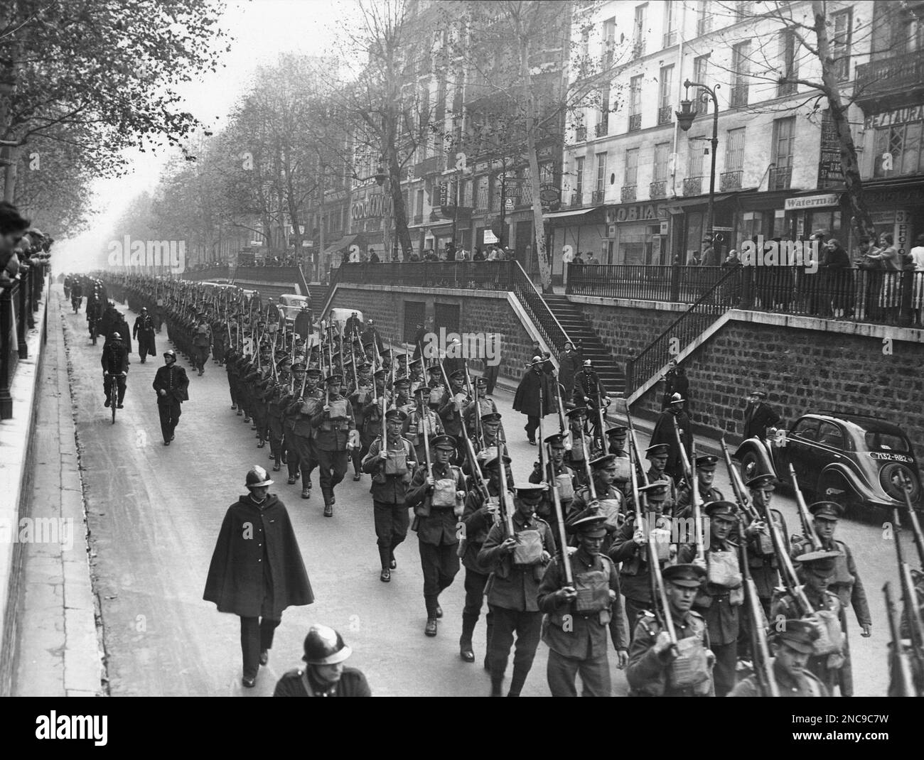 A contingent of British soldiers arrived in Paris, France on Sunday ...