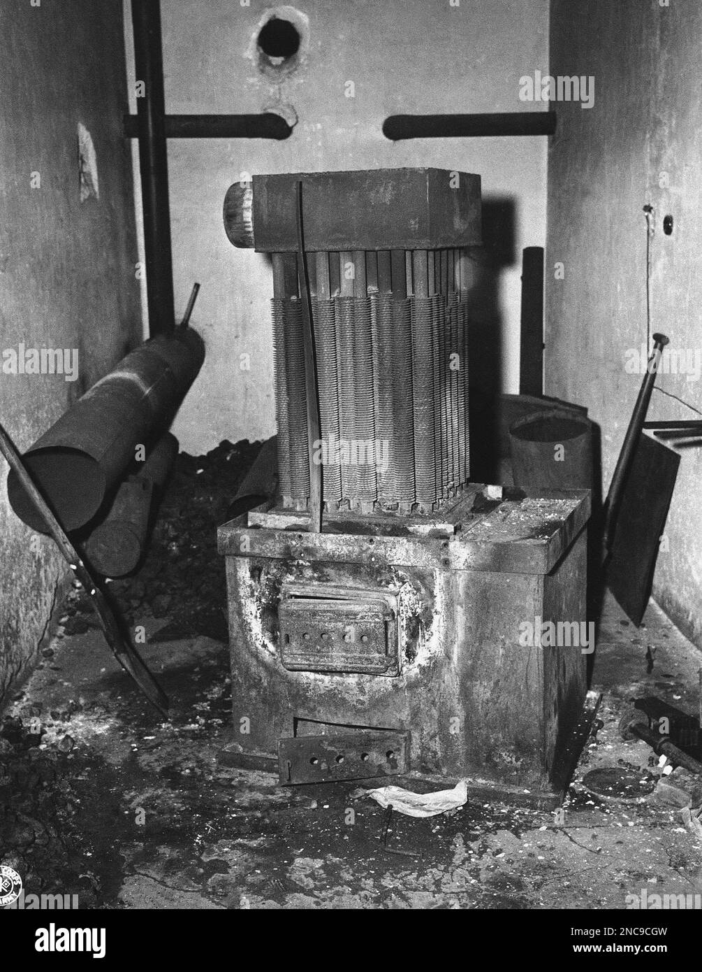 Gas generator was used to fill the gas chamber with deadly fumes at ...
