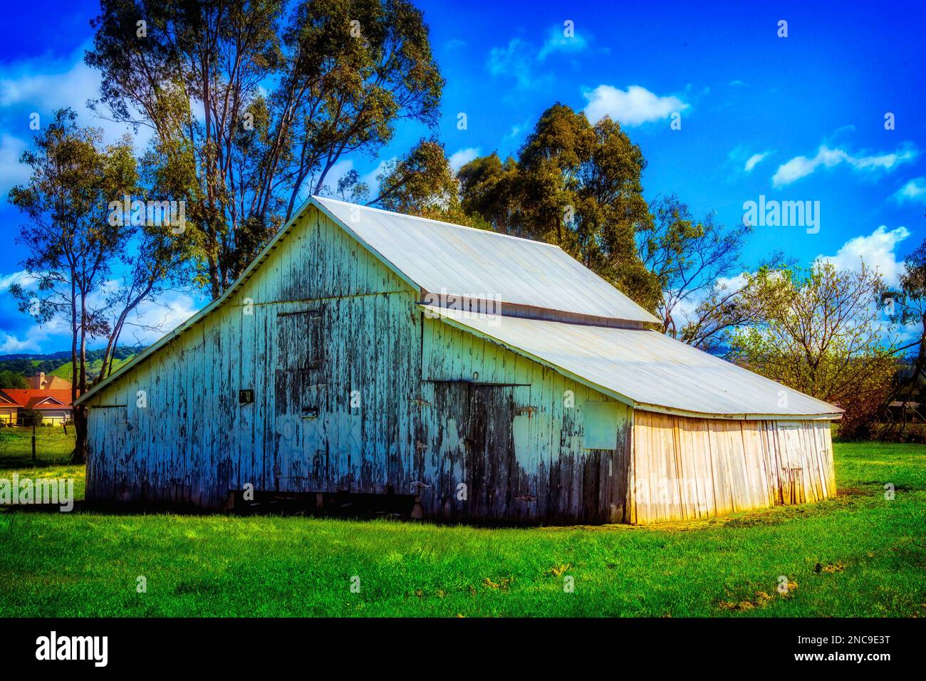 California White Barn Stock Photo - Alamy
