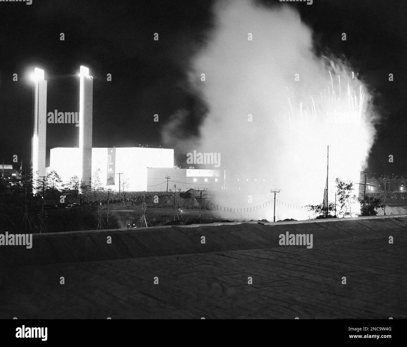 One of displays of fire work which dazzled 600,000 persons, one of the ...