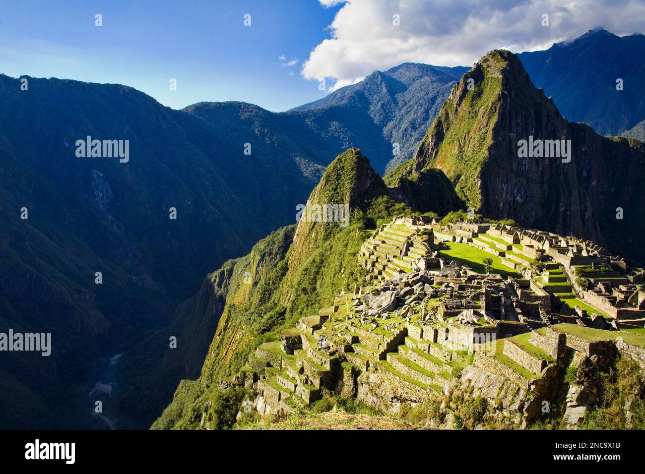 Peru machu picchu inca ruins hi-res stock photography and images - Alamy