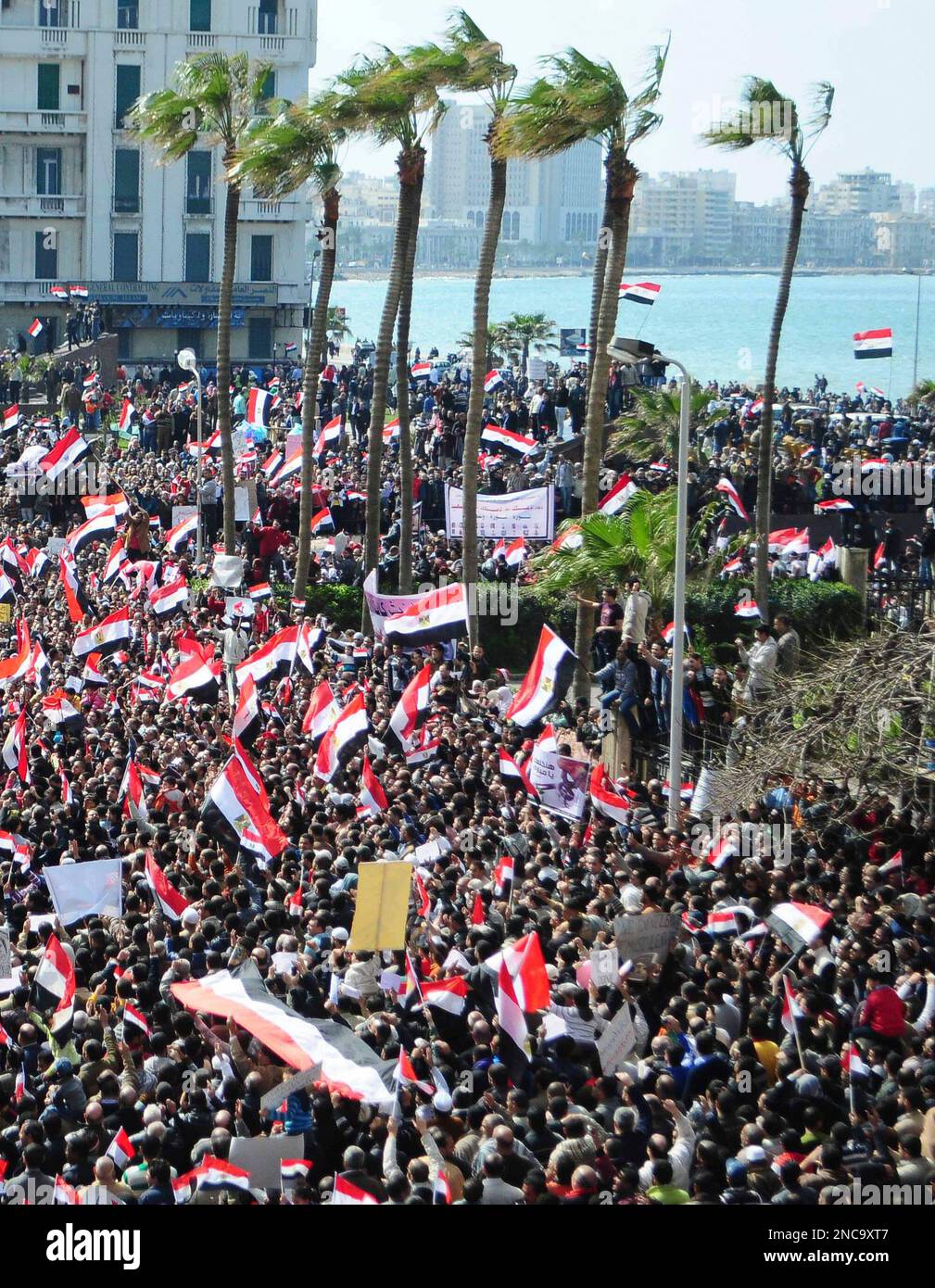 Thousands of Egyptian anti-government protesters march Alexandria ...