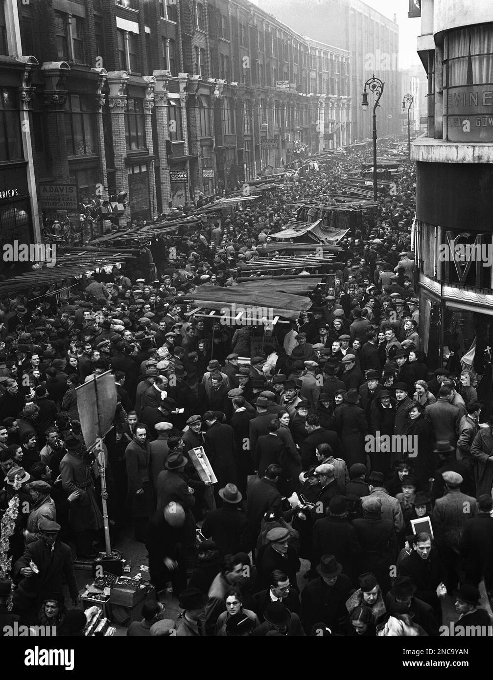 Crowds thronged the Lane, on Dec. 18, 1938, the last Sunday for ...