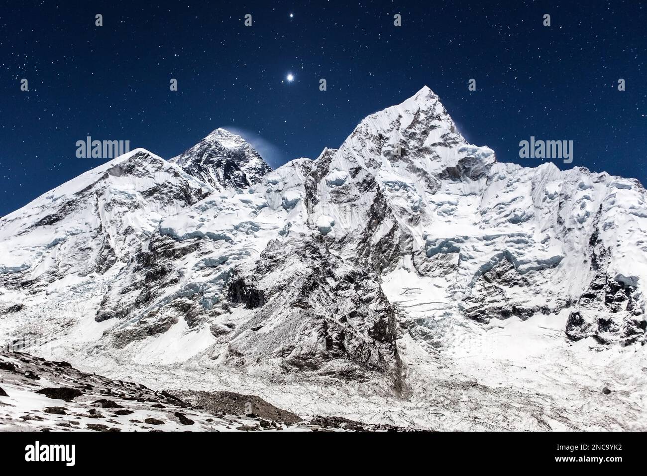 Everest mountain panoramic view on a starry night. Beautiful night ...