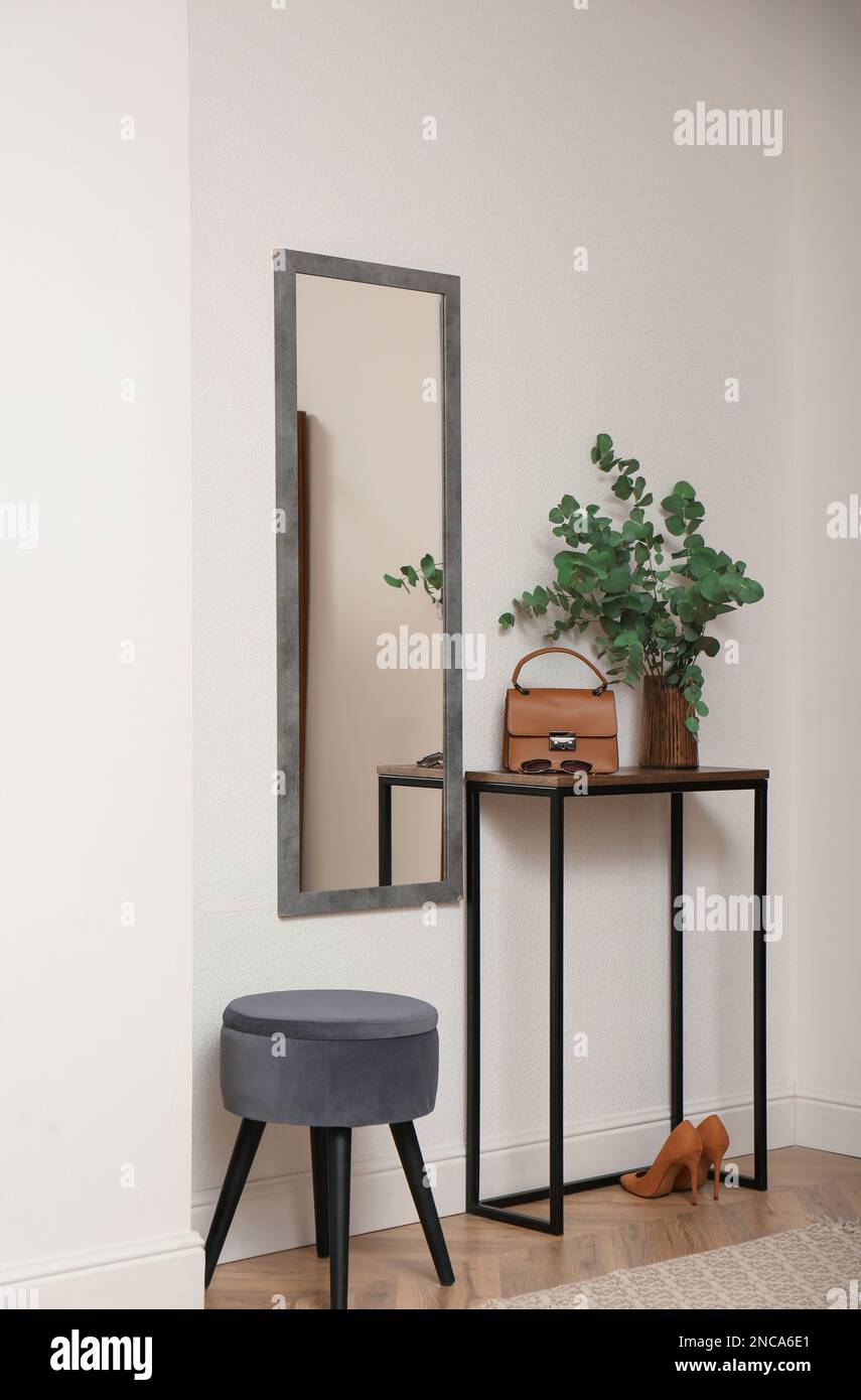 Modern interior hallway stool hi-res stock photography and images - Alamy