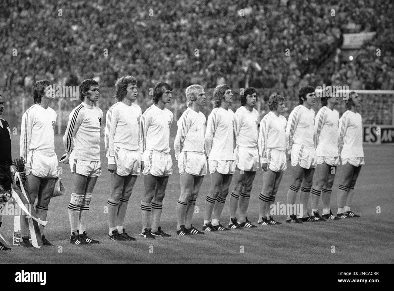 The Dutch national soccer team line-up prior to the World Cup football ...