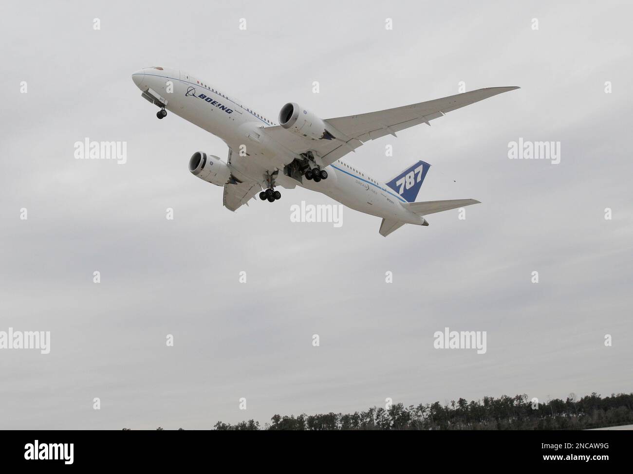 Boeings' new 787 Dreamliner takes off from Houston's Bush ...