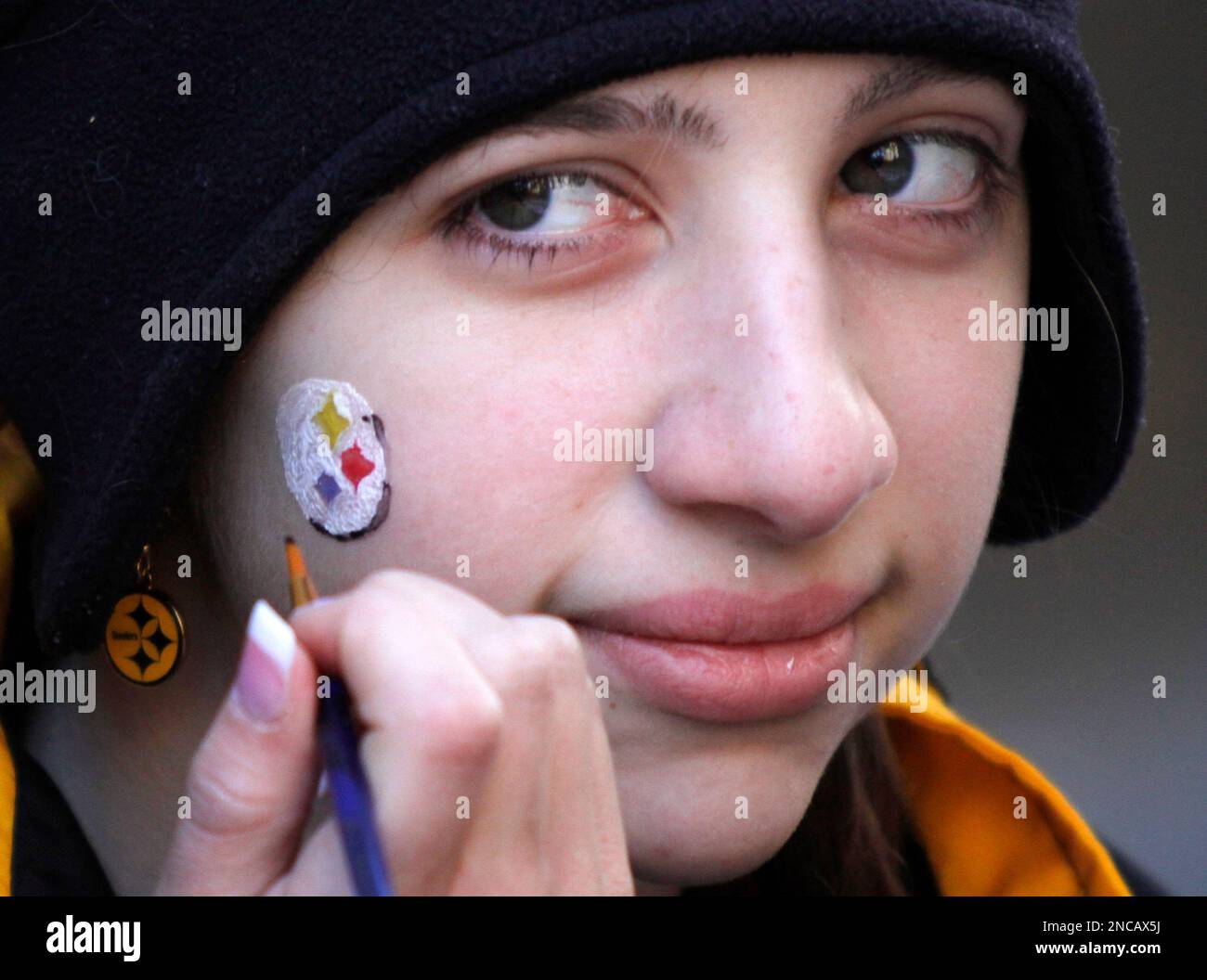 Thomas Jefferson High School student Audrey Platz gets a Pittsburgh ...