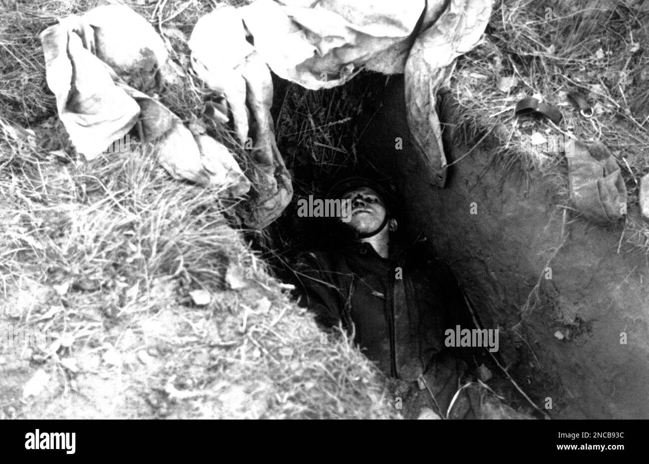 A dead German soldier, one of the many thousands who have fallen in ...