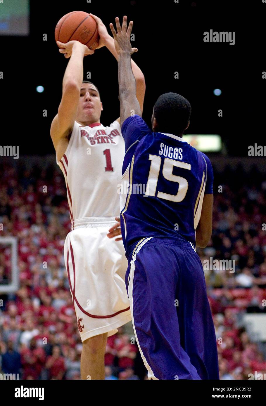Washington State guard Klay Thompson (1) shoots over Washington guard ...