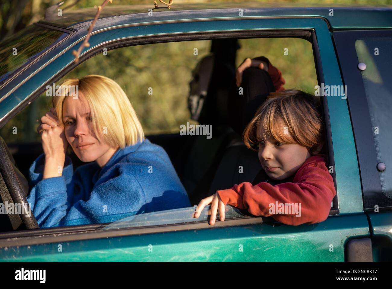 Road trip family stretching hi-res stock photography and images - Alamy