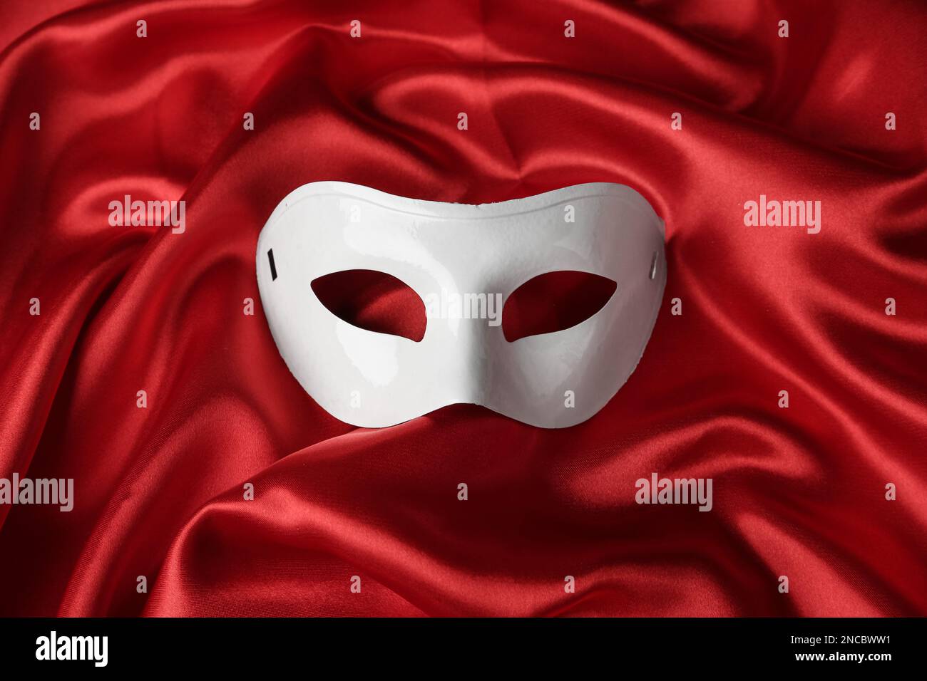 Red fabric top view hi-res stock photography and images - Alamy