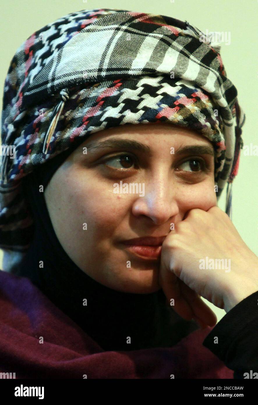 Egyptian actress Hanan Turk meets with fans in a coffee shop in Gaza ...