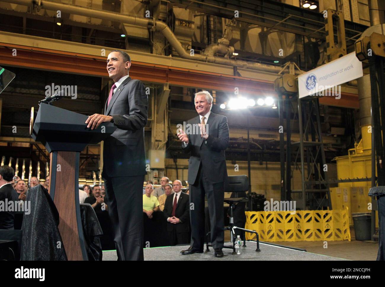 GE CEO Jeffrey Immelt applauds at right during President Barack Obama's ...