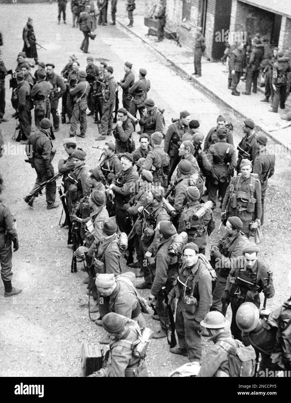 British Commandos somewhere in England on May 13, 1942 form ranks and ...