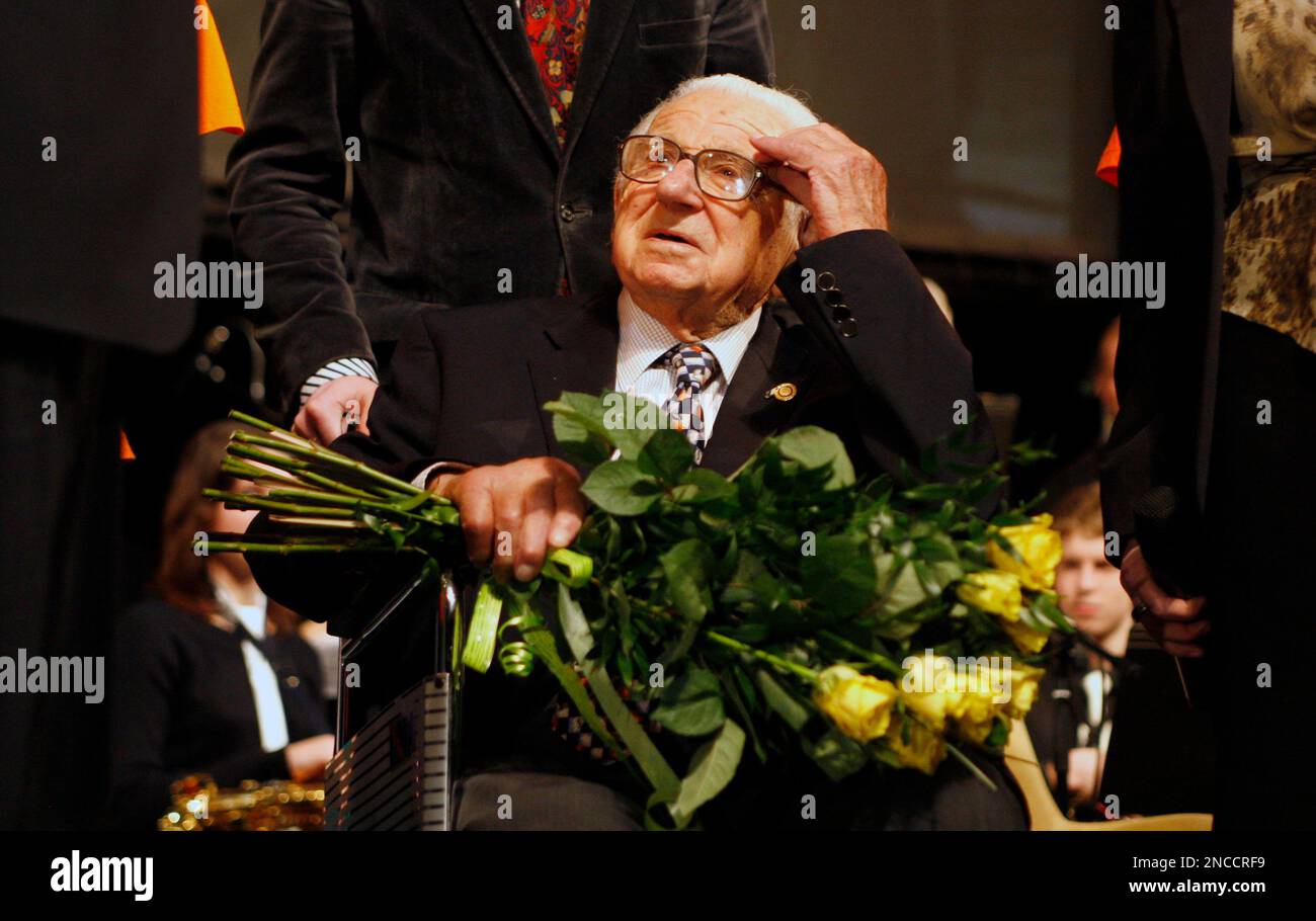 Sir Nicholas Winton, 101, who had organized the rescue of 669 mainly ...