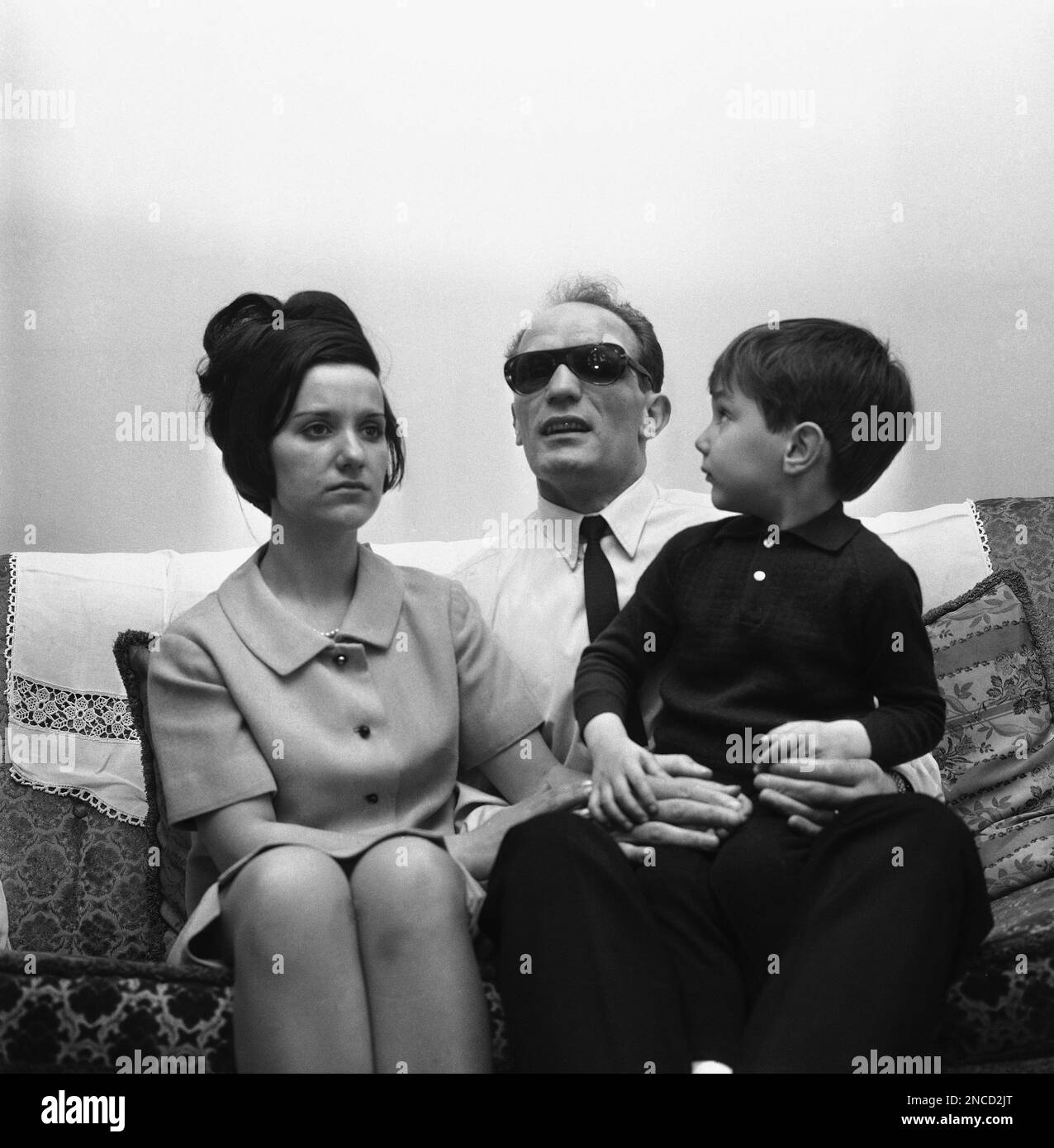 British Heavyweight Champion Henry Cooper’s five-year-old son, Henry ...