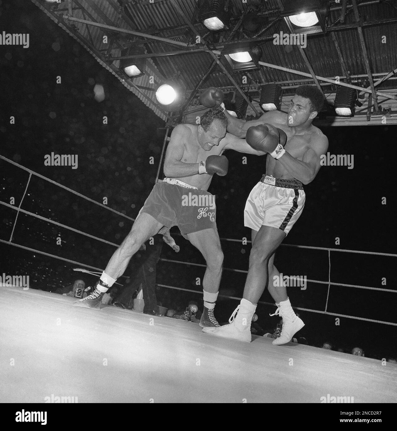 Boxing ring aggression challenge competition action boxing glove ...