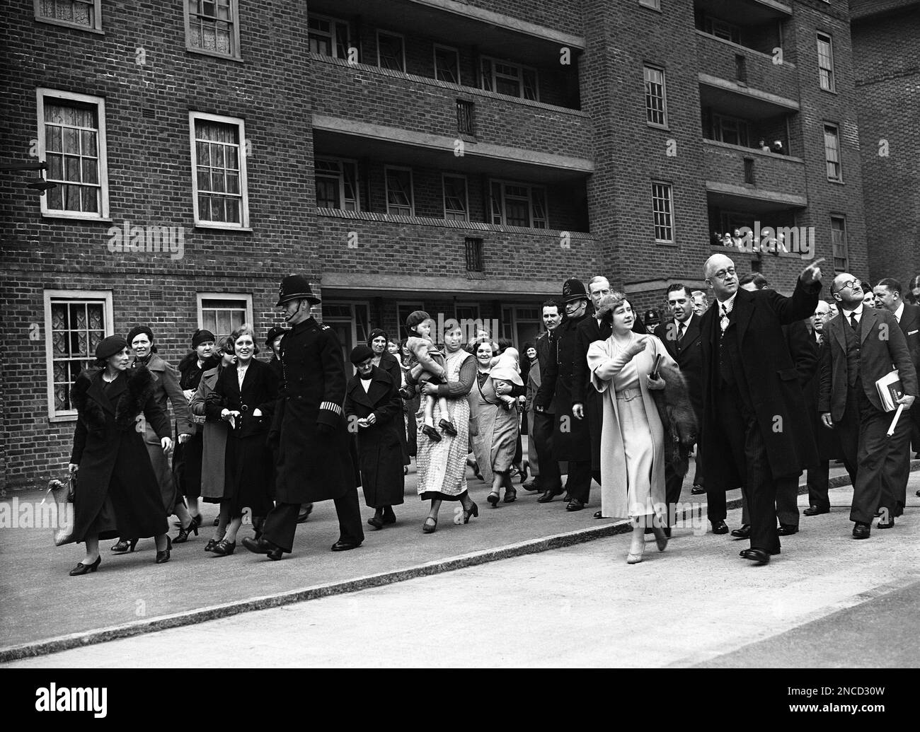 Britain's King George VI and Queen Elizabeth motored from Buckingham ...