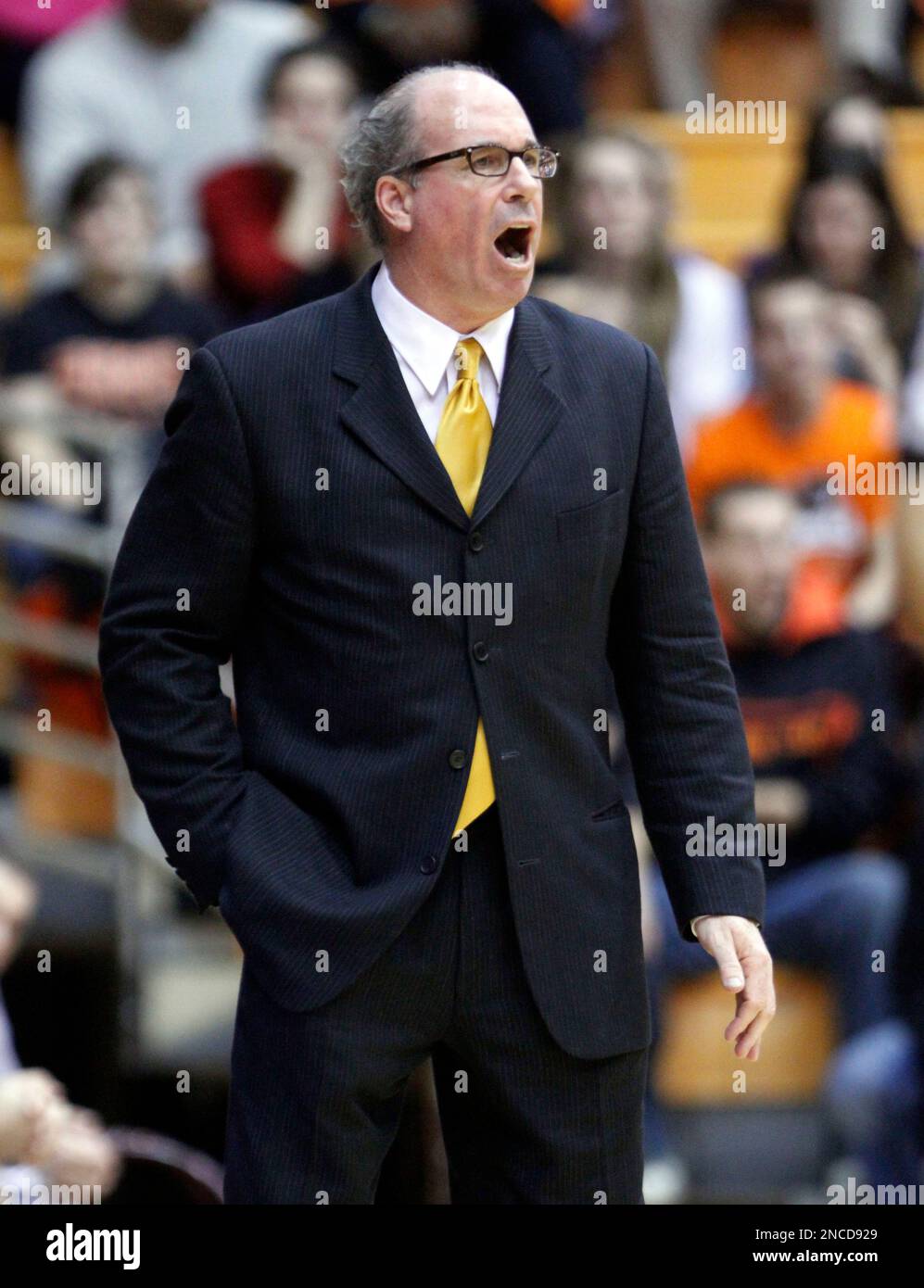 Southern California head basketball coach Kevin O'Neill is shown during ...