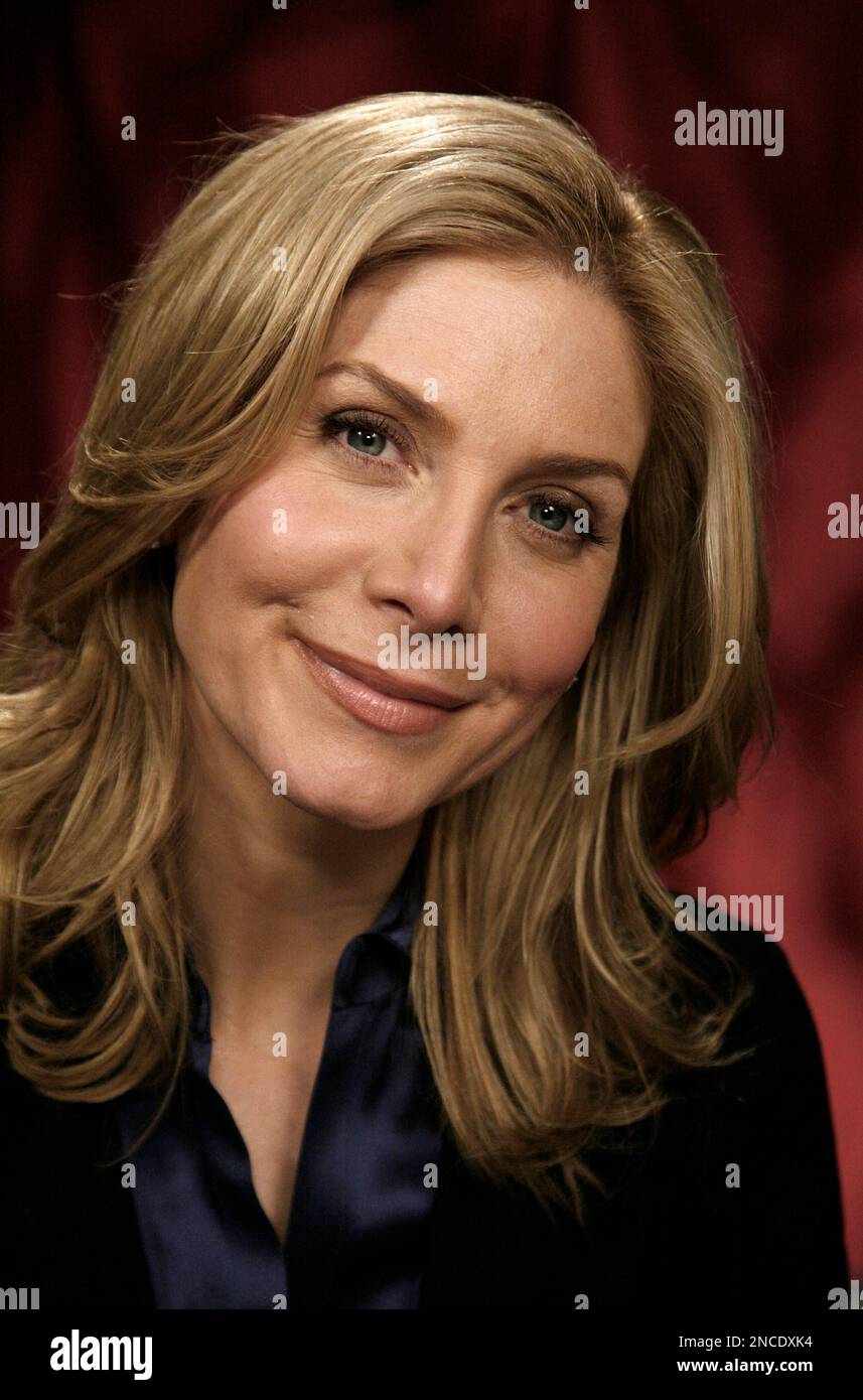 Actress Elizabeth Mitchell poses for a portrait Tuesday, Jan. 11, 2011 ...