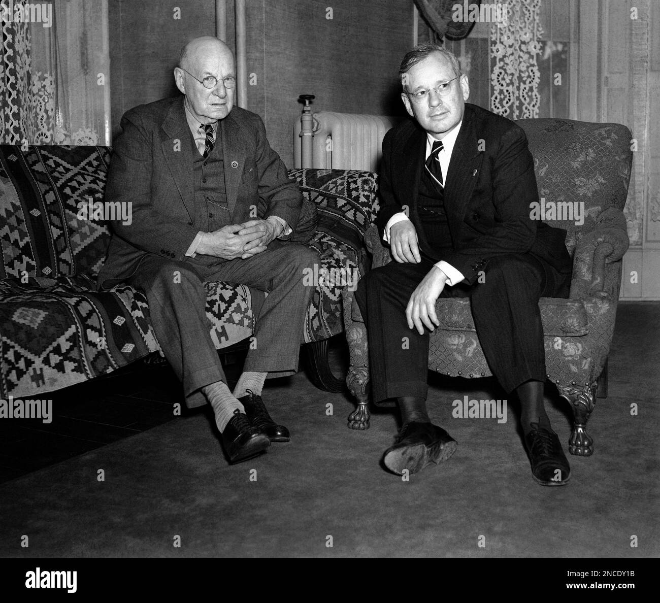 Gov. Alf M. Landon, Republican presidential nominee is at his home in ...