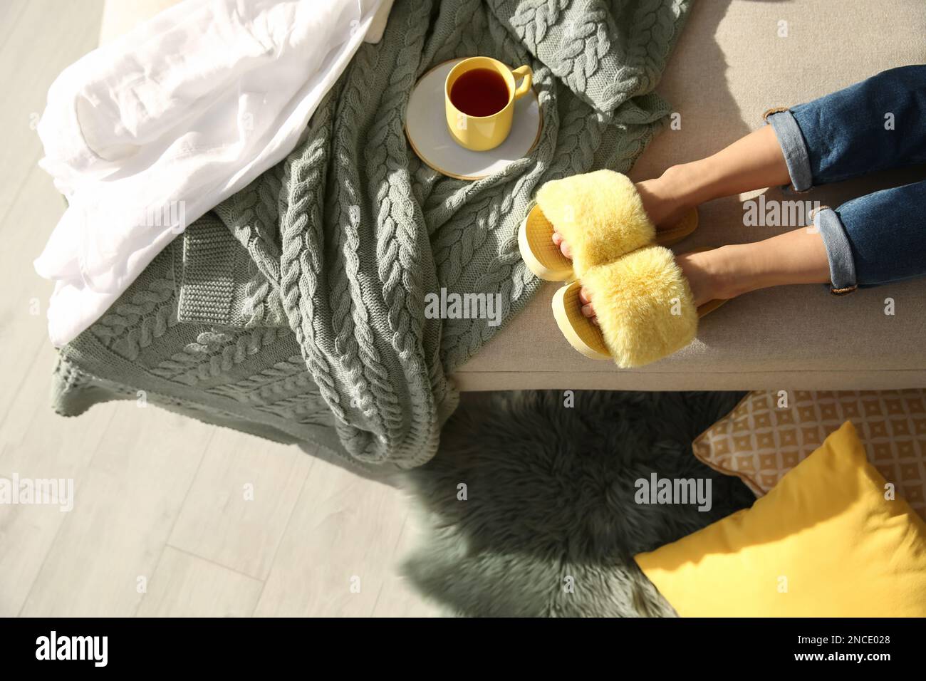 Tea cup foot feet hi-res stock photography and images - Alamy