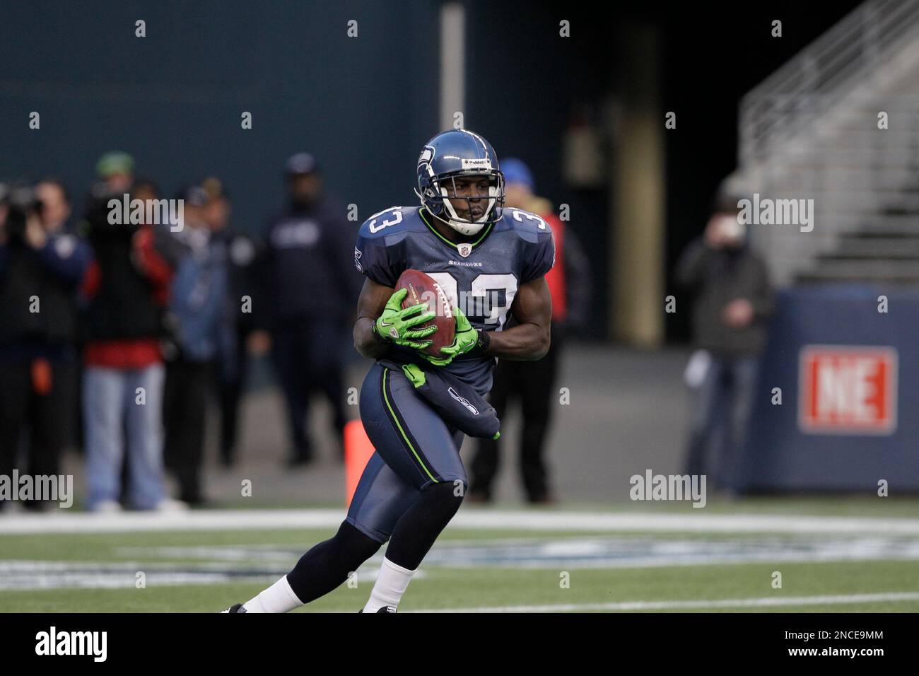 Seattle Seahawks' Leon Washington in action against the New Orleans ...